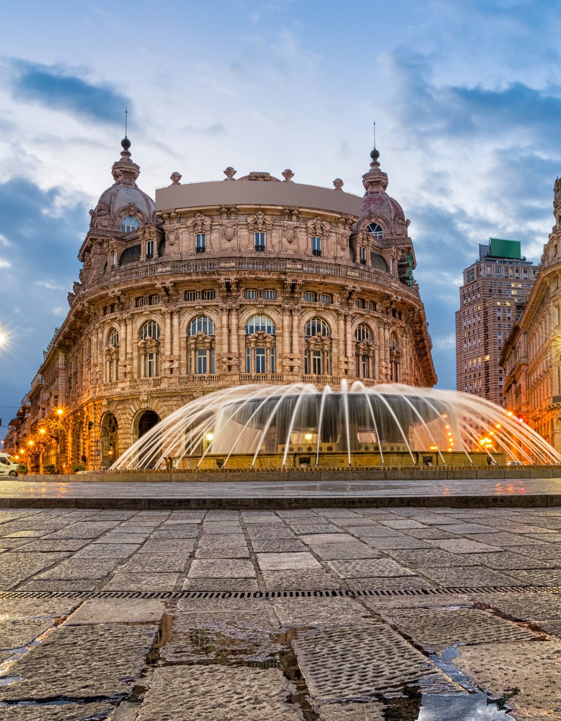 Cruzeiros para Génova: ofertas e reservas | Costa Cruzeiros